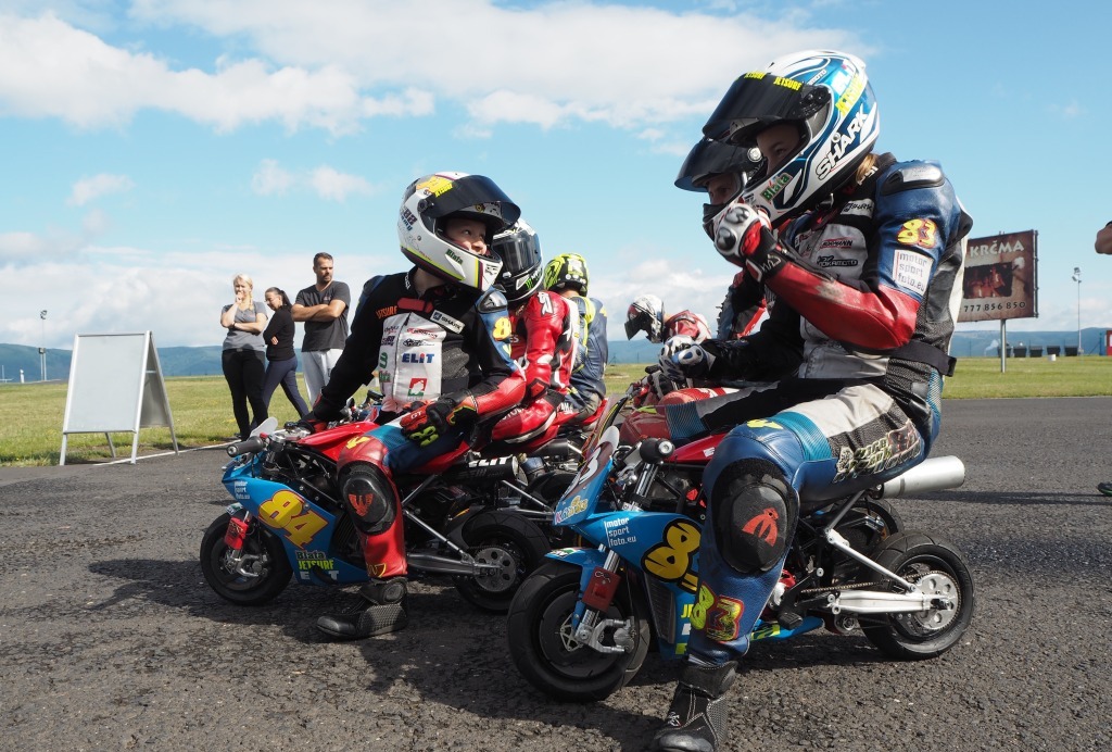 Moto Junior: Na čem vlastně prckové závodí? – G.cz